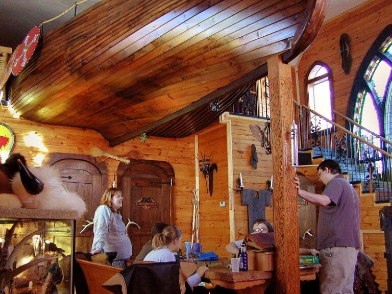 List of Themed Hotels & Fantasy Suites in Minnesota