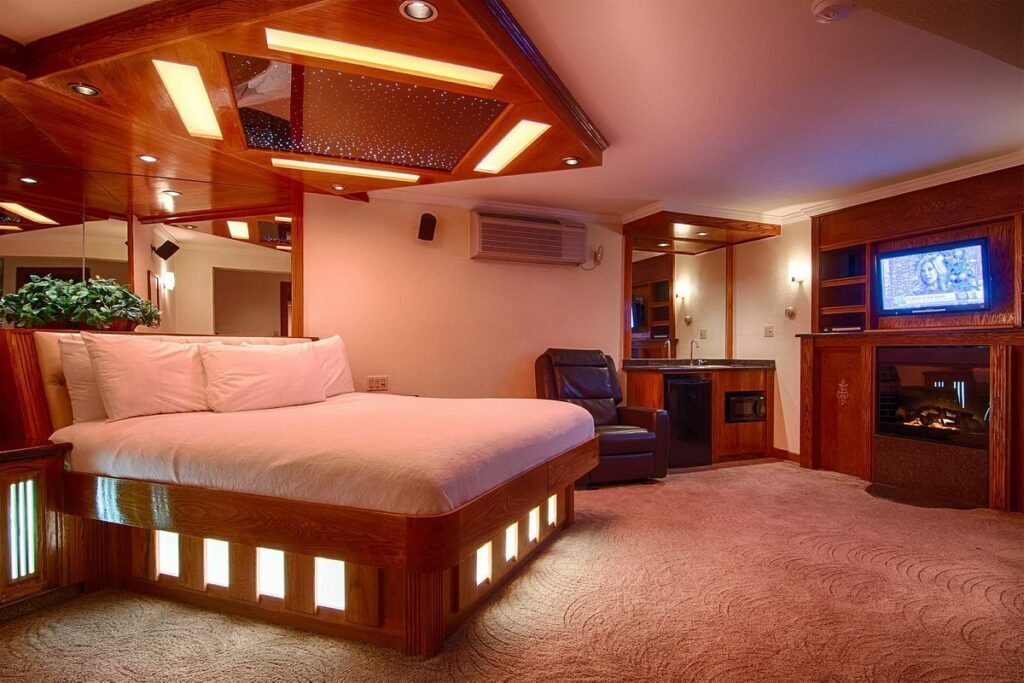 Best Hotels with Hot Tub in Room ️ Jacuzzi Suites in the USA